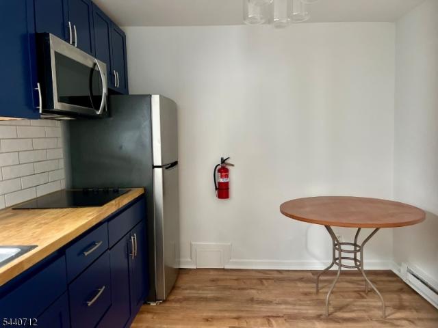 8 Newton Ave