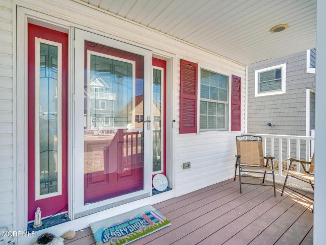 8 Nichols Avenue