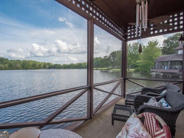 8 Northlake Circle