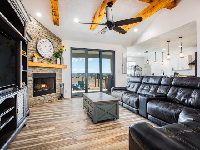 8 Northland Meadows Place