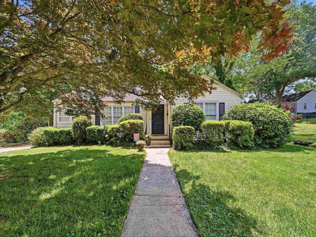 8 Northwood Avenue