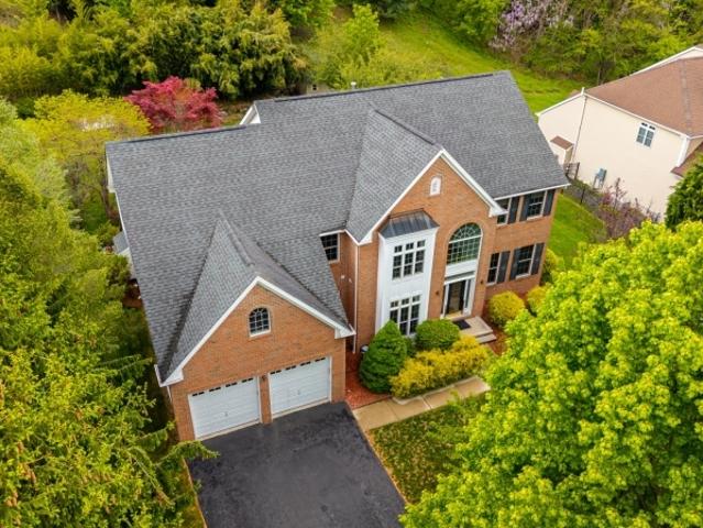 8 Overlook Dr