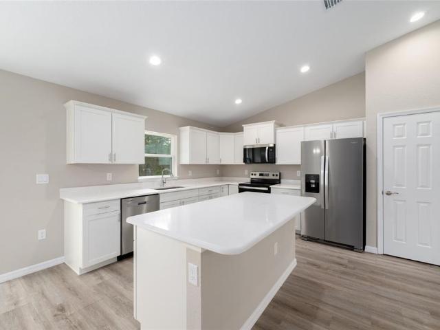 8 Oak Trail Pl, Ocala, FL 34472 | MLS #OM720667 | Compass