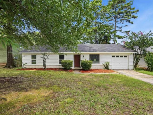 8 Oak Forest Dr, Maumelle, AR 72113