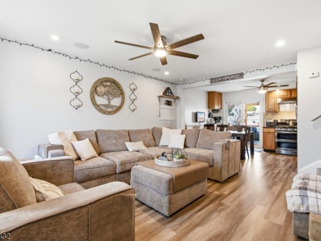 8 Oak St