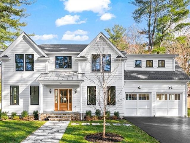 8 Oakdale Ave, Wellesley, MA 02482