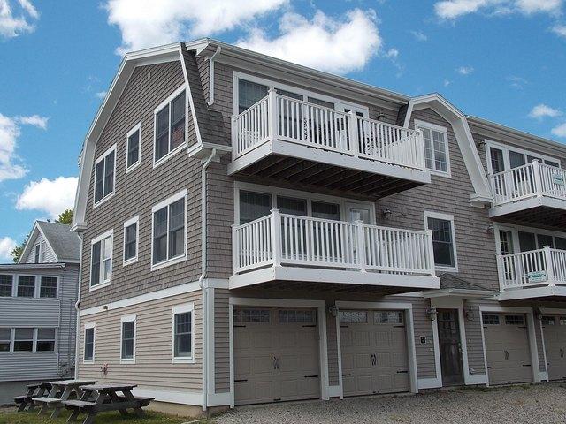 8 Oceanside Ave Unit 2, York, ME 03909
