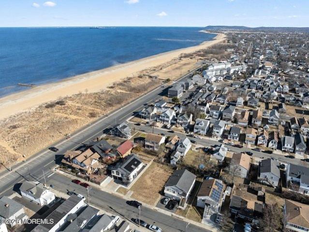 8 Oceanview Ave, Keansburg, NJ 07734