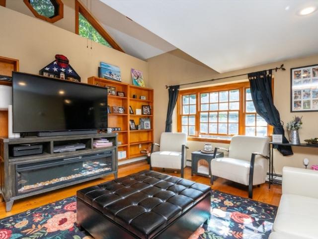 8 Old Fisher Ln, Walpole, MA 02081 | MLS #73500 | Compass
