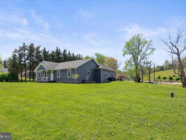 8 Orchard Dr, Hanover, PA 17331 | MLS #PAAD2022