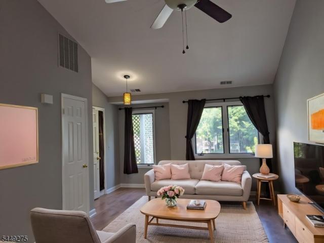 8 Augusta Dr