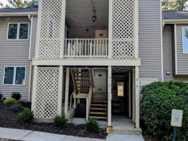 8 Augusta Dr, Clinton Township, NJ 08801