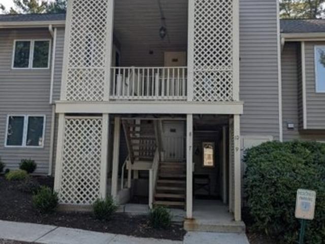 8 Augusta Dr, Clinton Township, NJ 08801