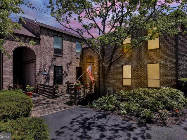 8 A Fairway Road