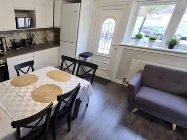 8 Abbeyhill Crescent | Studio house for rent #135856191 | Rentberry