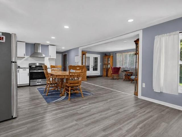 8 Acre St, Raymond, NH 03077