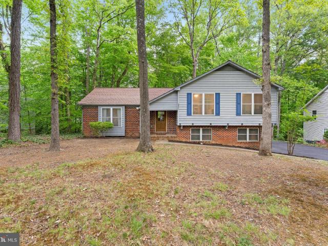 8 Adam Ct, Fredericksburg, VA 22405 | MLS #VAST2048 | Compass