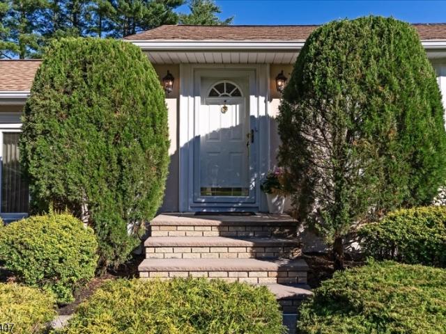 8 Alyson Dr