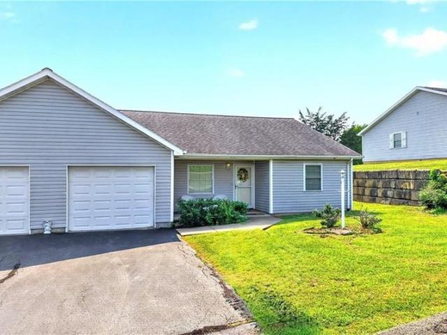 8 Amy Lyne Dr, Smithfield, PA 15478