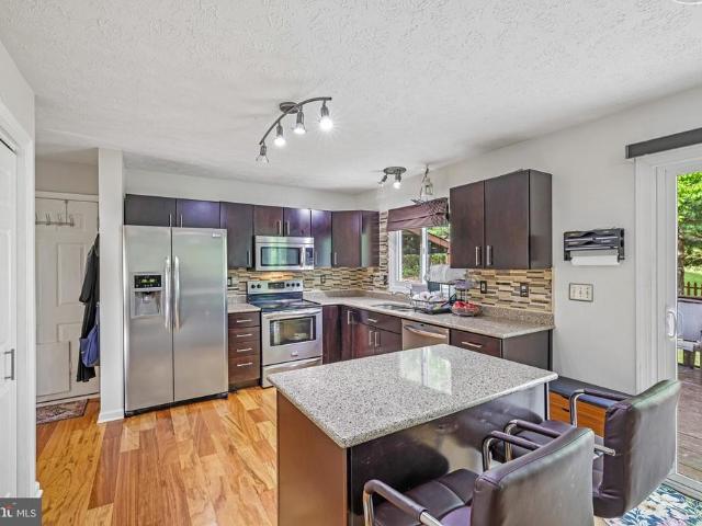 8 Amys Way Court