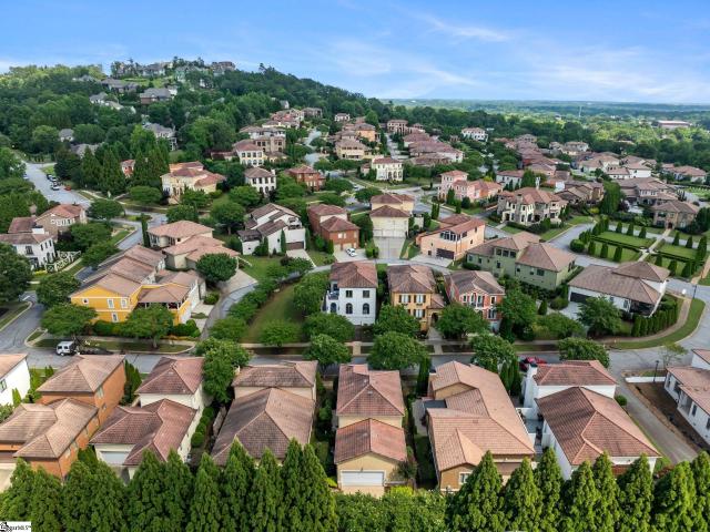 8 Arezzo Drive