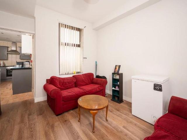 8 Artana Street, Belfast, BT7 2FF