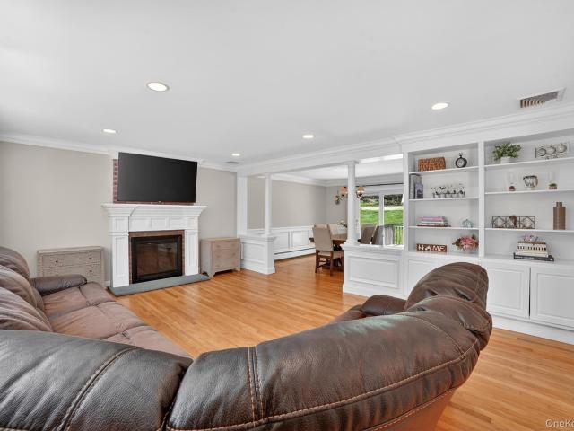 8 Aspen Way