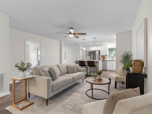 8 Aston Cir, Ormond Beach, FL 32174 | MLS #FC316848 | Compass