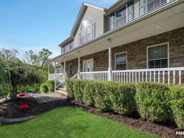 8 Buena Vista Drive