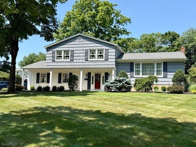 8 Byron Ct, Allendale, NJ 07401