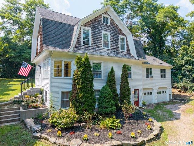 8 B Godfrey St, Groton, CT 06355