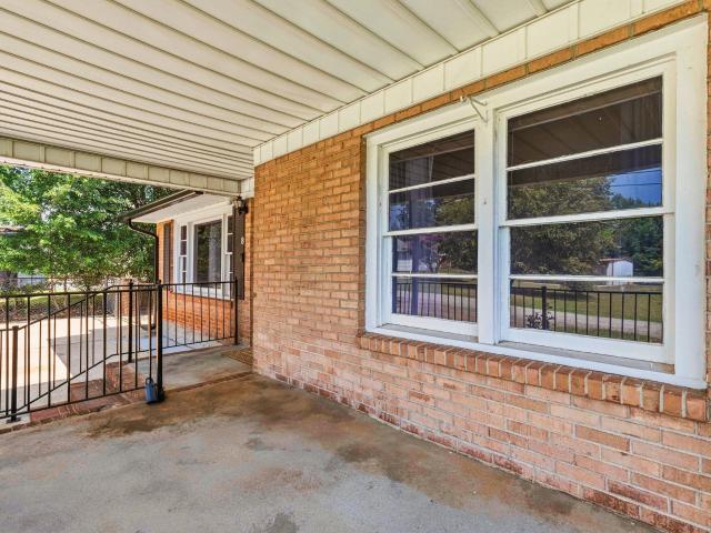 8 Bainbridge Drive