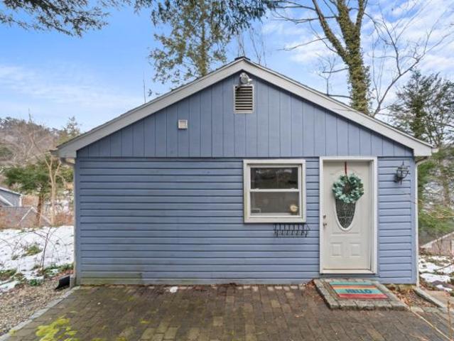 8 Bankside Trail, Newtown, CT 06482