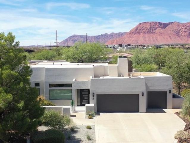 8 Basalt Cir, Santa Clara, UT 84765