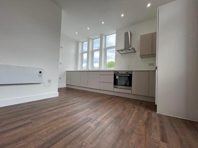 8 barrfield road, salford