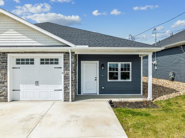 8 Barrington Ct, Monaca, PA 15061 | MLS #1748 | Compass