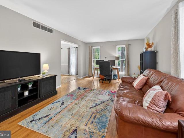 8 Battery Hill Drive