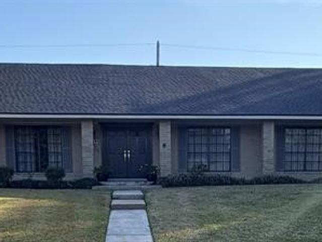 8 Bayou Bend Pl, Beaumont, TX 77706 | MLS #22291 | Compass