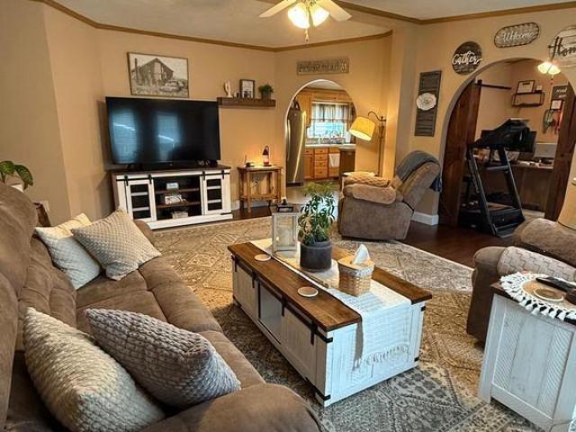 8 Bayberry Lane