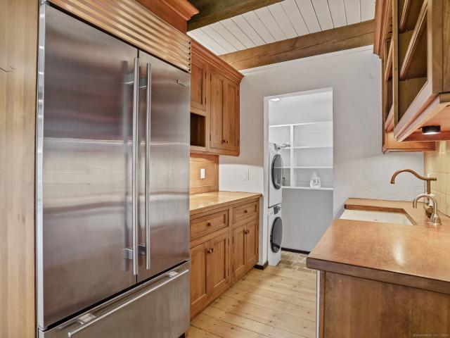8 Bayberry Ridge Rd, Westport, CT 06880 | MLS #24151