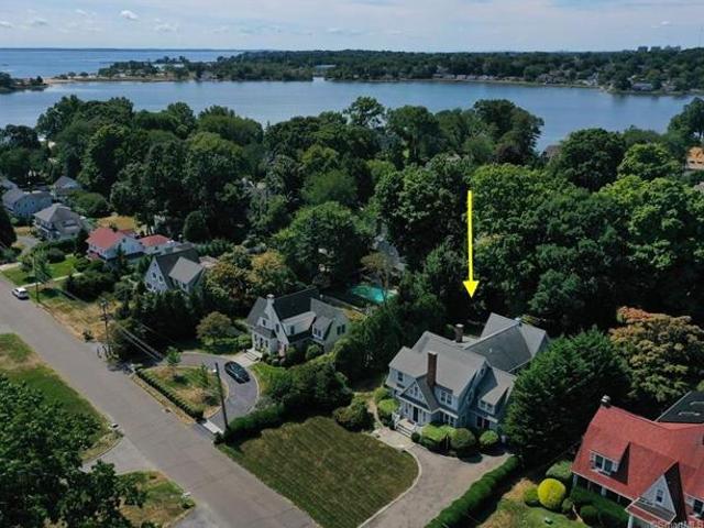 8 Beach Dr, Darien, CT 06820