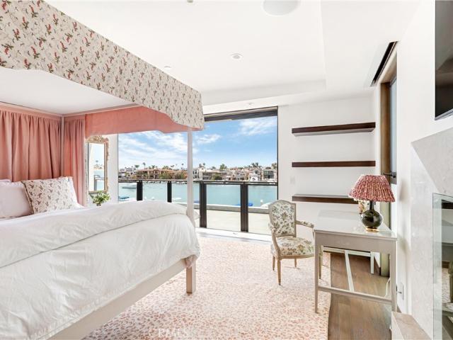 8 Beacon Bay, Newport Beach, CA 92660 | MLS #NP26149