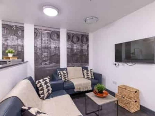 8 Bed En suite