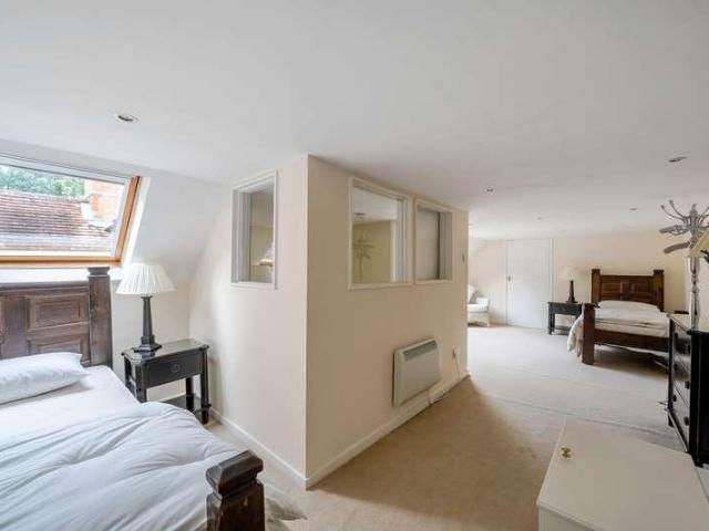 8 bed house for sale