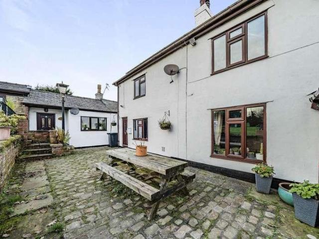 8 bed house for sale