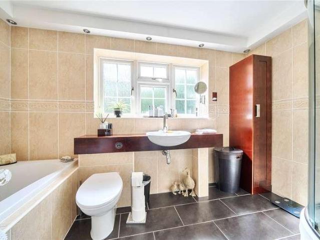 8 bed house for sale