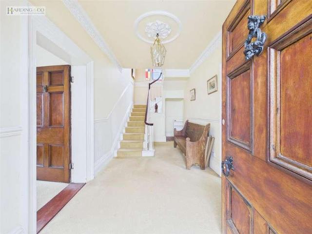 8 bed house for sale