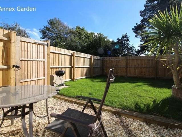 8 bed house for sale