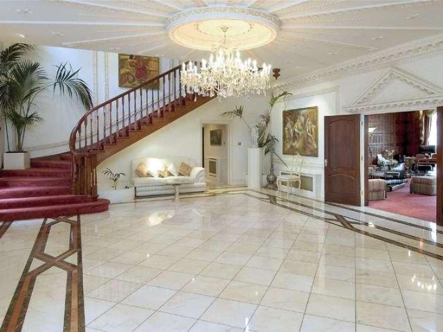 8 bed house for sale