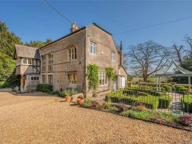 8 bed house for sale
